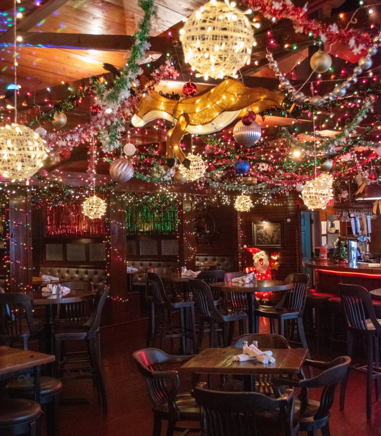 JINGLE BAR at Lola's Lakehouse - Lola's Lakehouse